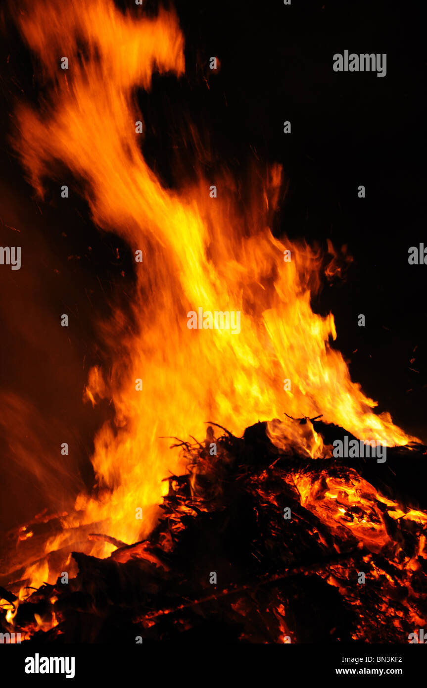 Fire at night, close-up Stock Photo - Alamy
