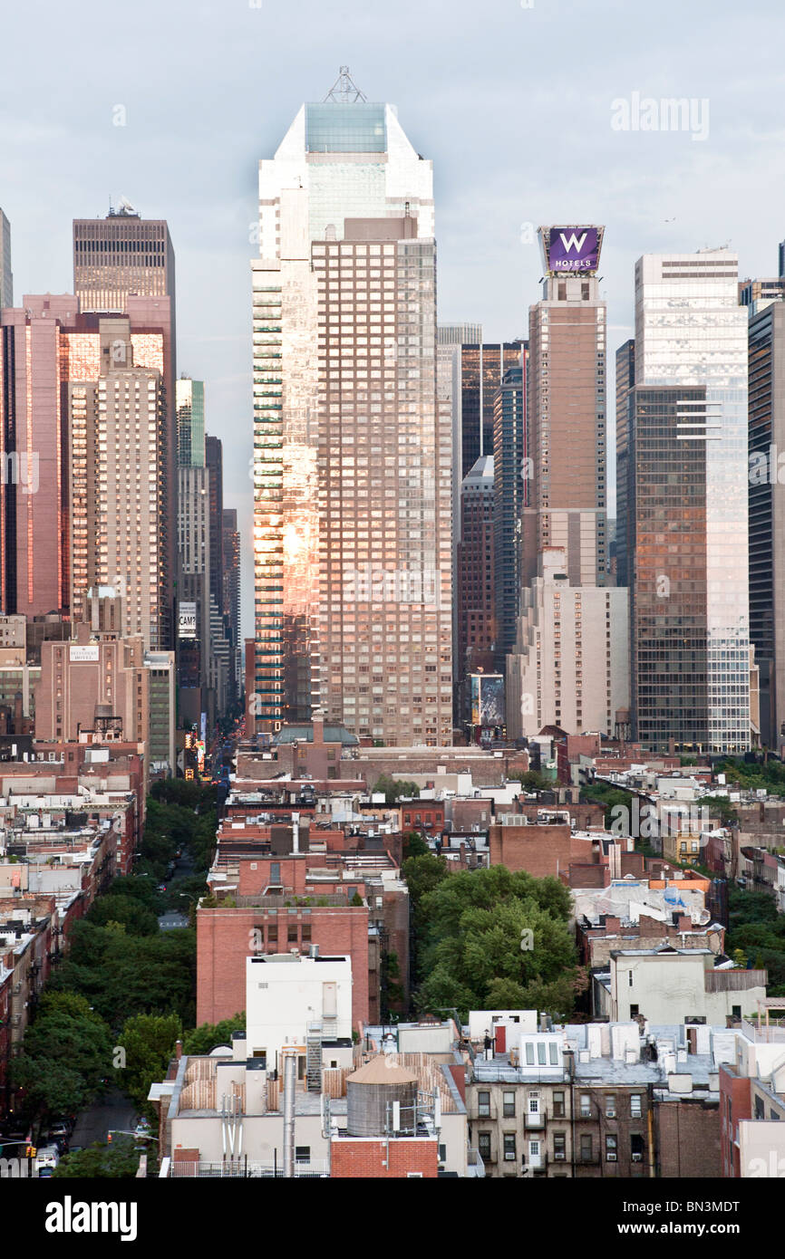 W 48th street hi-res stock photography and images - Alamy