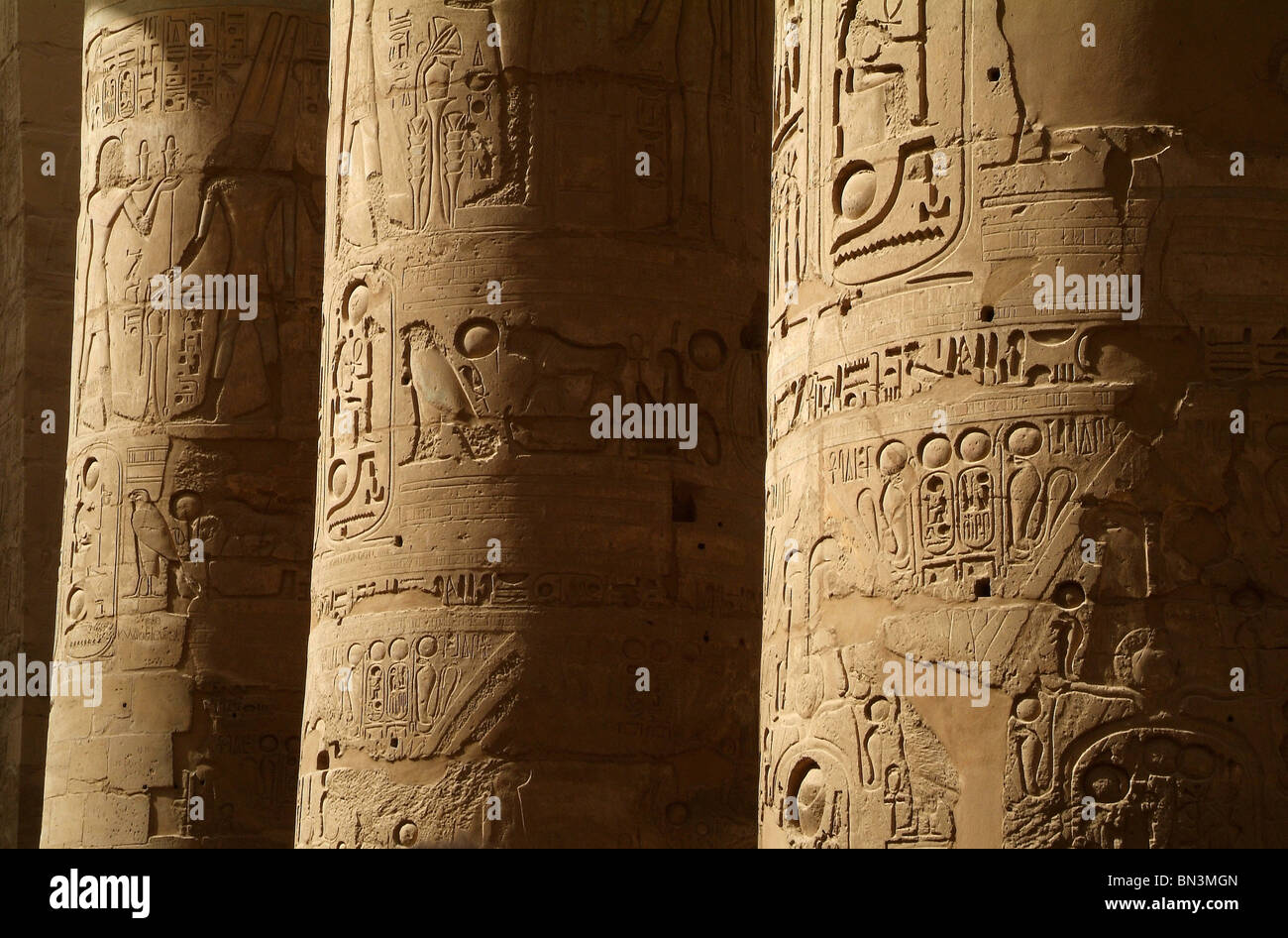 Pillars at the Amun-Re Temple, Karnak, Egypt, detail Stock Photo - Alamy