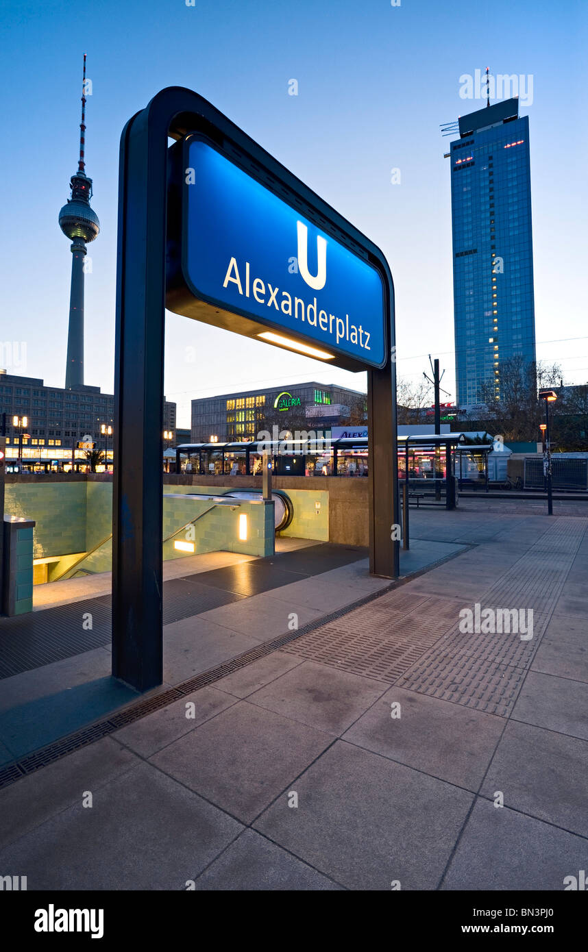 Berlin subway stations hi-res stock photography and images - Alamy