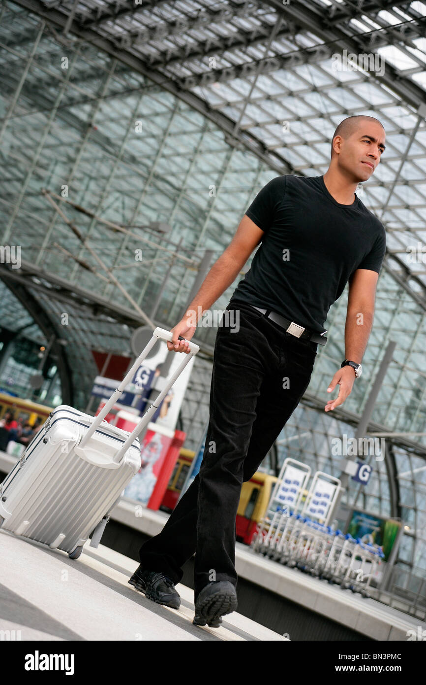 Indian railway station platform top view hi-res stock photography and ...