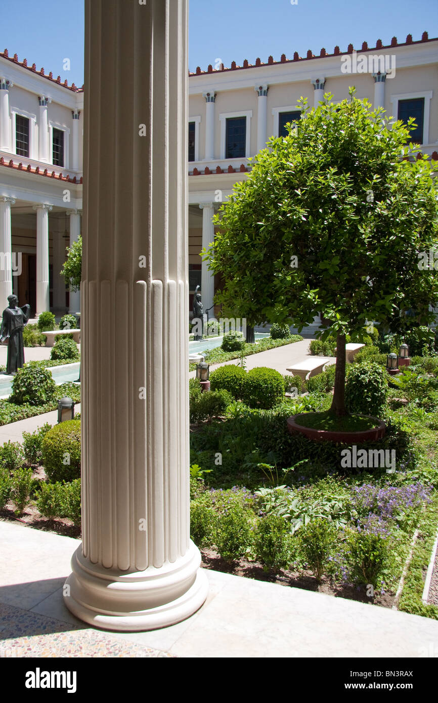 Peristyle garden hi-res stock photography and images - Alamy