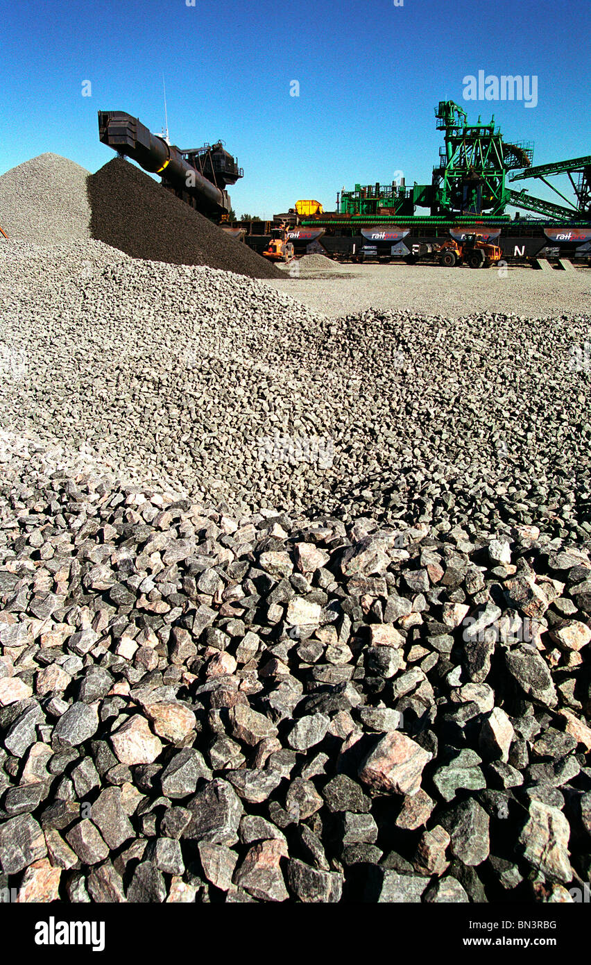 Large machines at open cast coal mine Stock Photo - Alamy