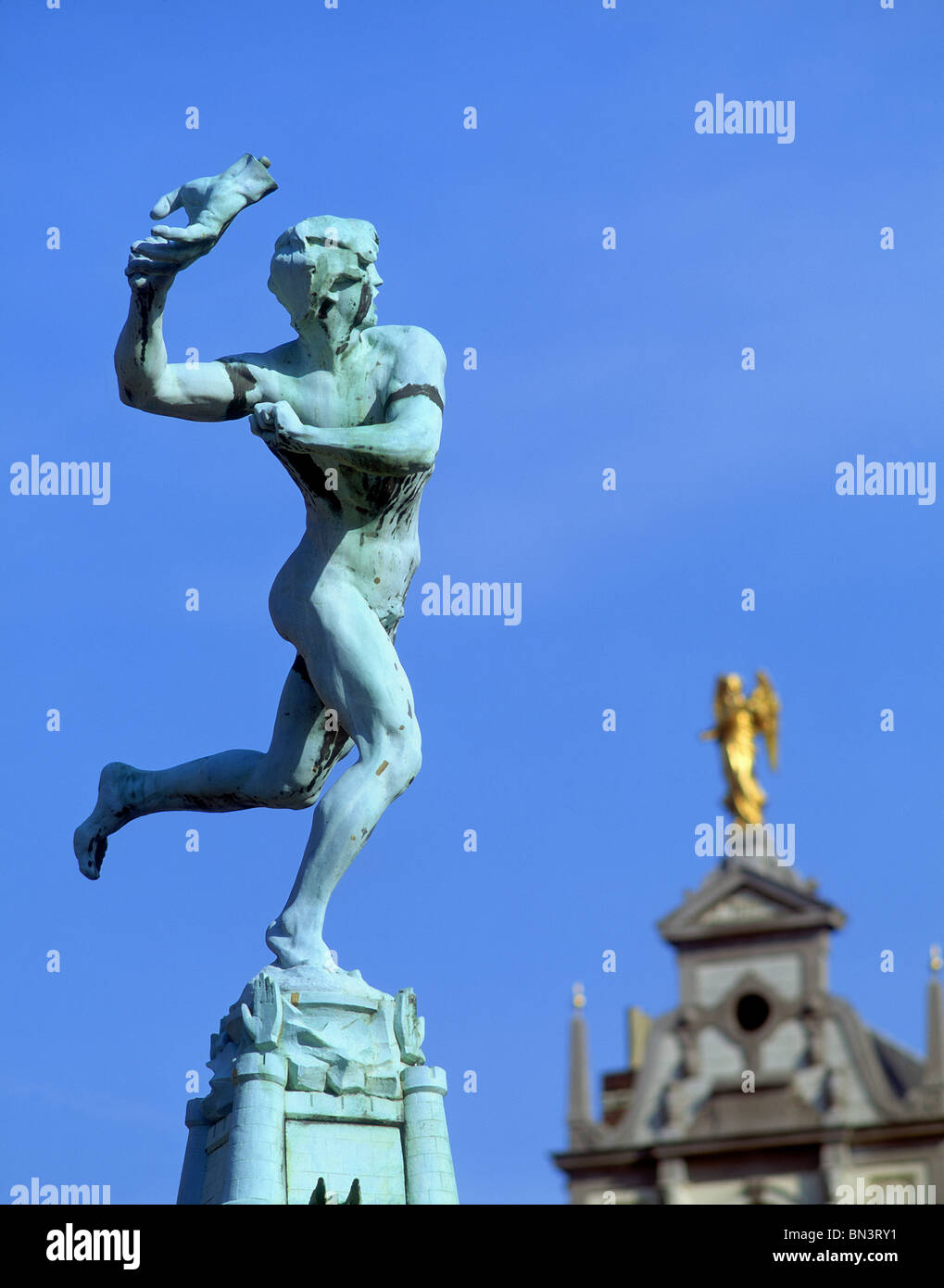 Hand throwing statue hi-res stock photography and images - Alamy