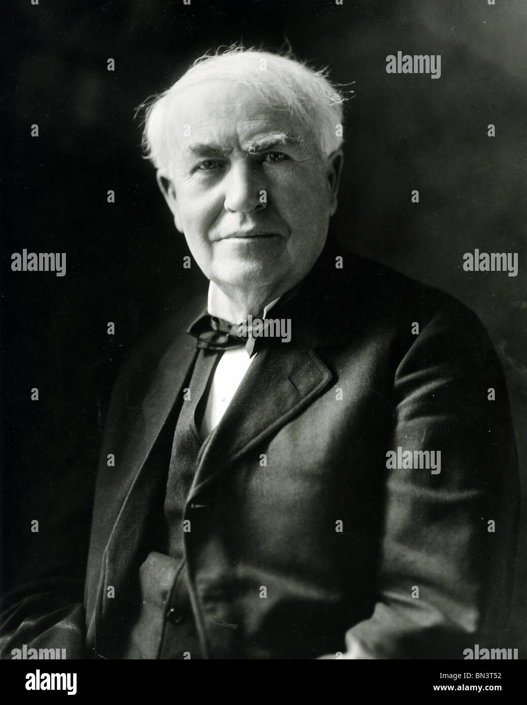 Thomas edison light bulb hi-res stock photography and images - Alamy