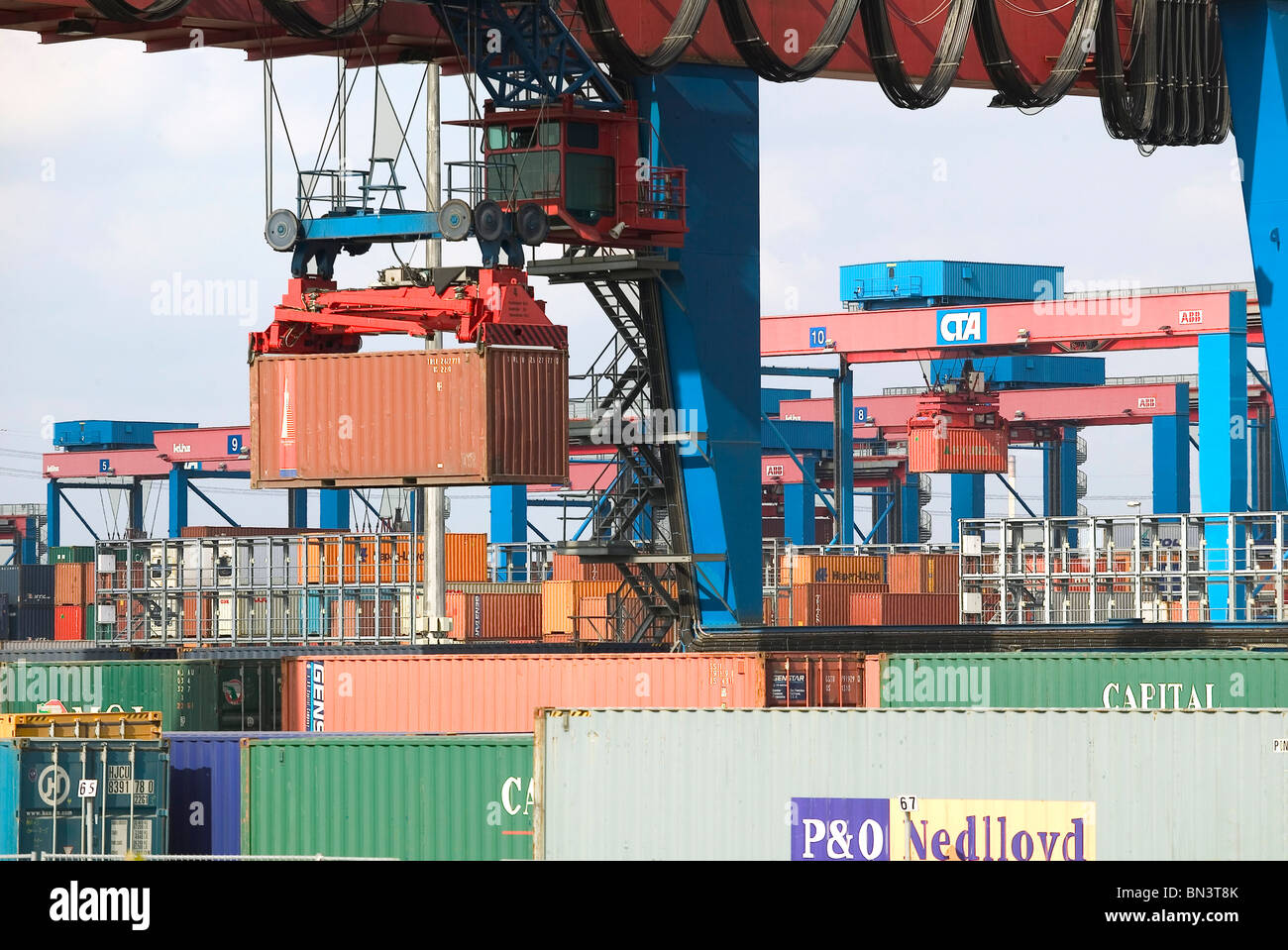 Lifting charge hi-res stock photography and images - Alamy