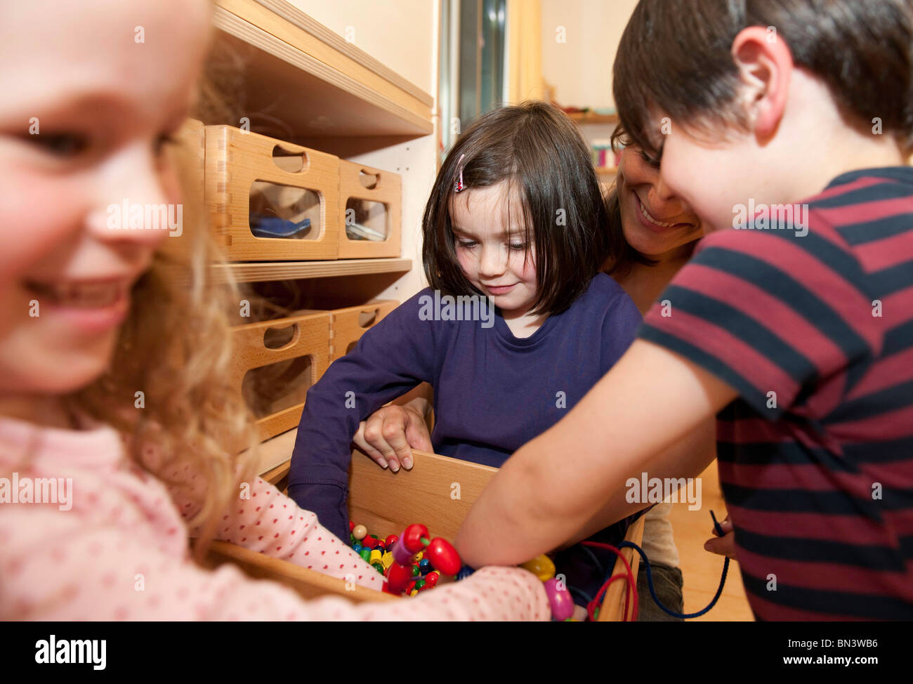 5 bis 9 jahre hi-res stock photography and images - Alamy
