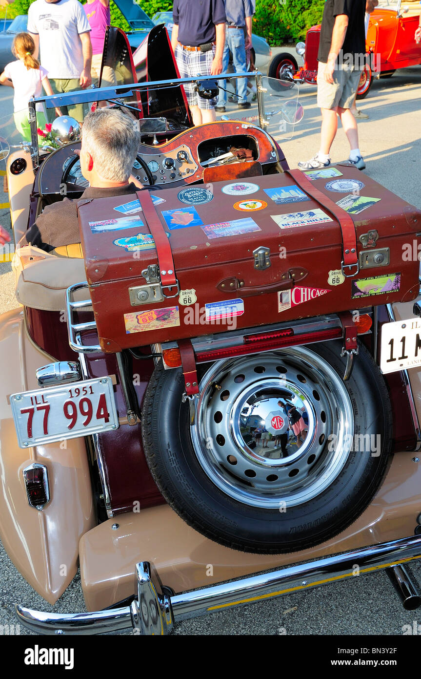 1951 MD TD with luggage rack & suitcase Stock Photo - Alamy