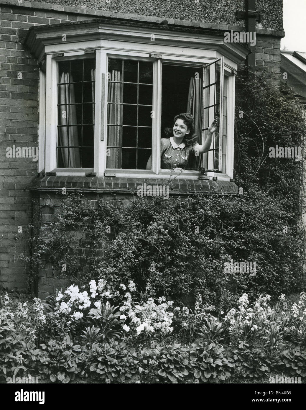 JEAN KENT - English film and stage actress at her home in 1945 Stock ...