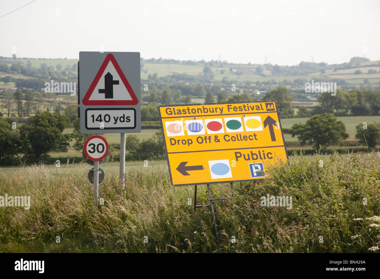 Glastonbury road sign hi-res stock photography and images - Alamy