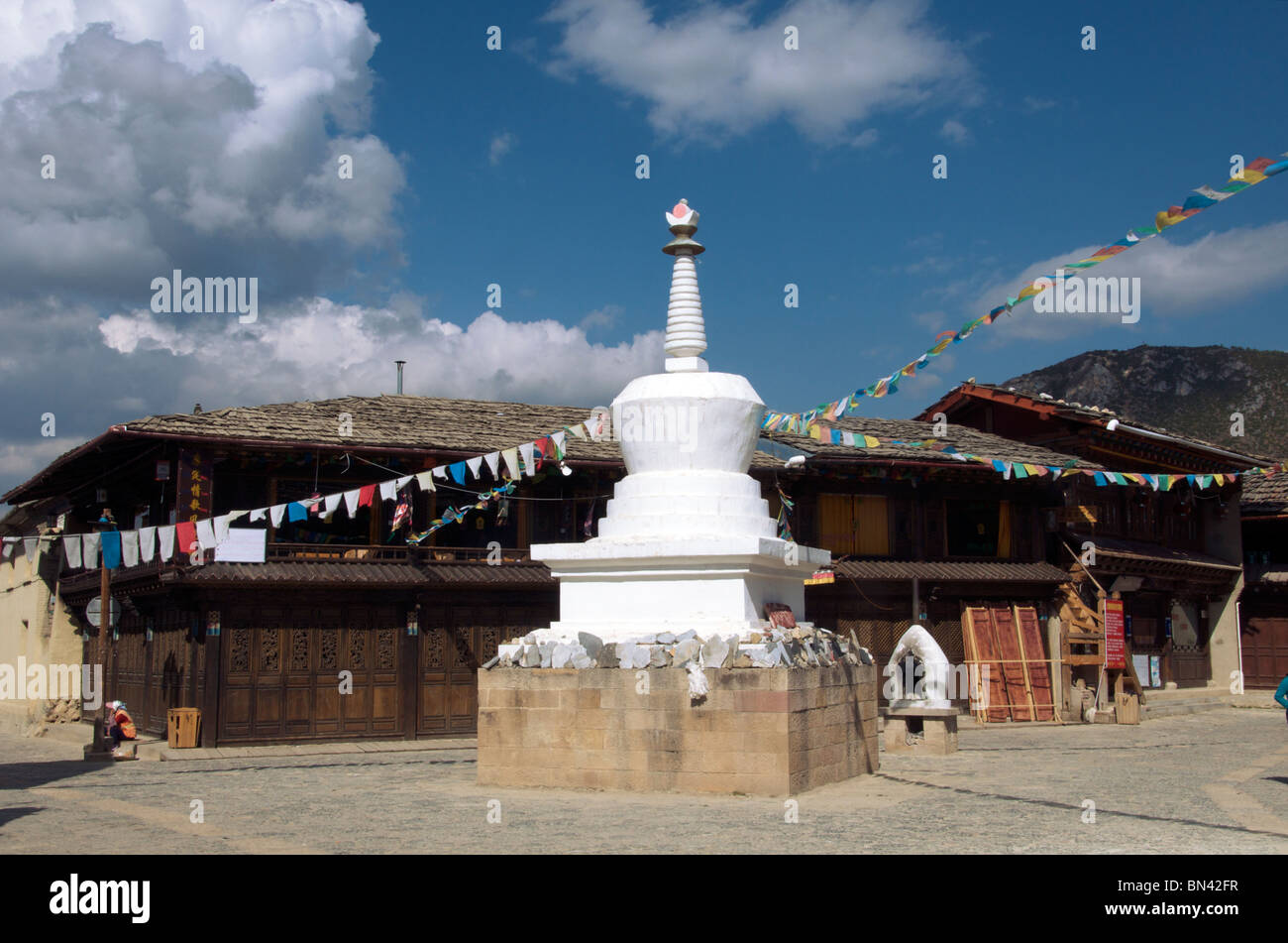Location of buddhist stupa hi-res stock photography and images - Alamy