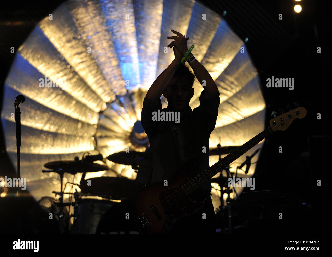 Glastonbury night pyramid stage hi-res stock photography and images - Alamy