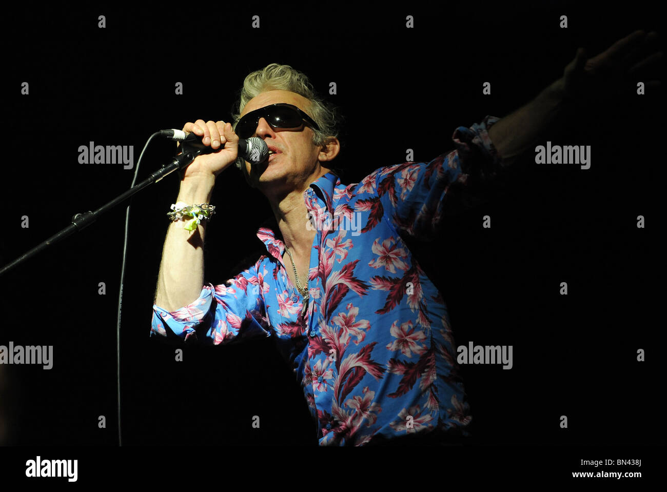 Larry Love on the Avalon stage at Glastonbury Stock Photo - Alamy