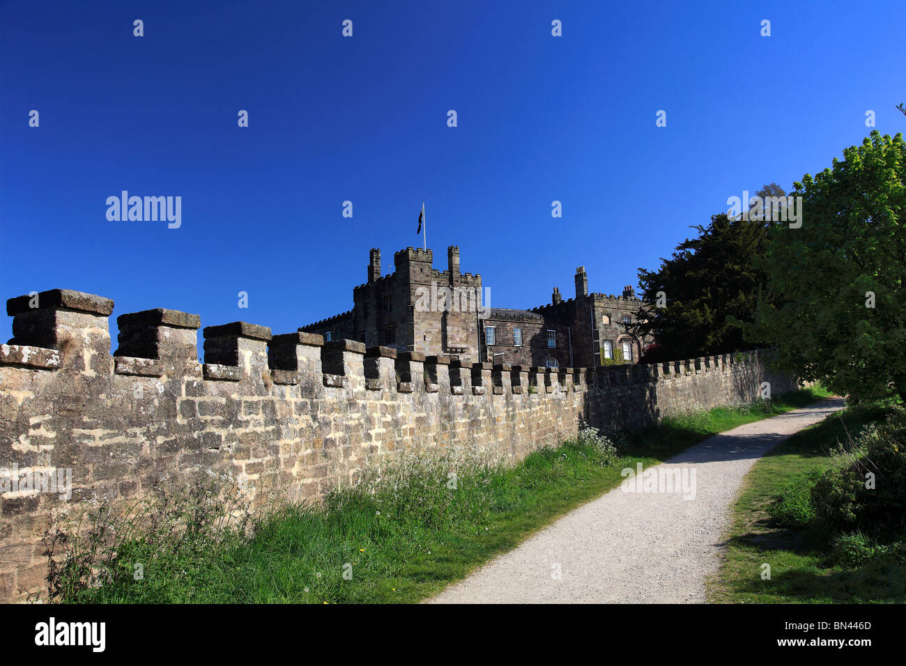 Ripley Castles stone walled perimeter boundary, Ripley village ...
