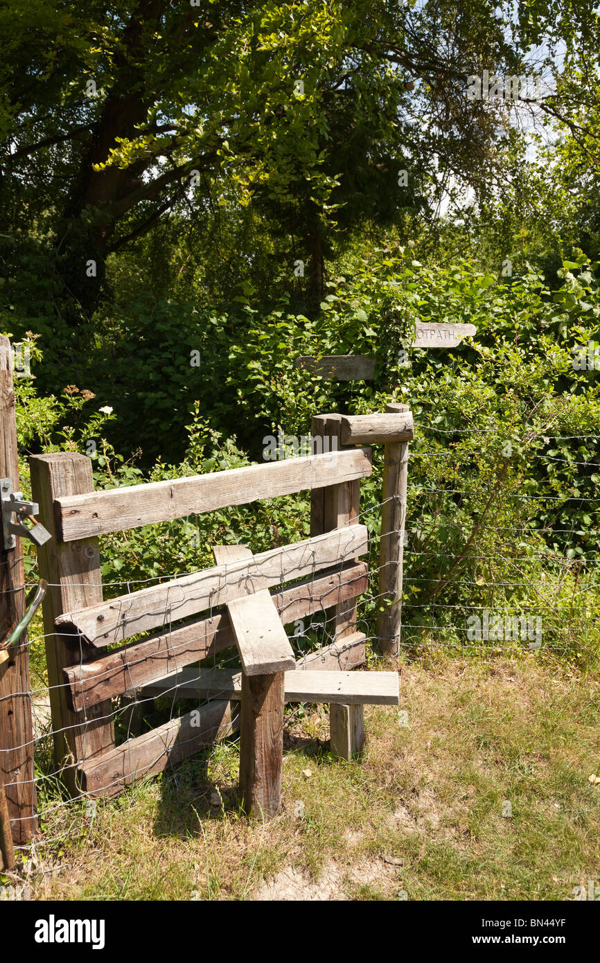 wooden stile from path to field at Selborn Stock Photo - Alamy