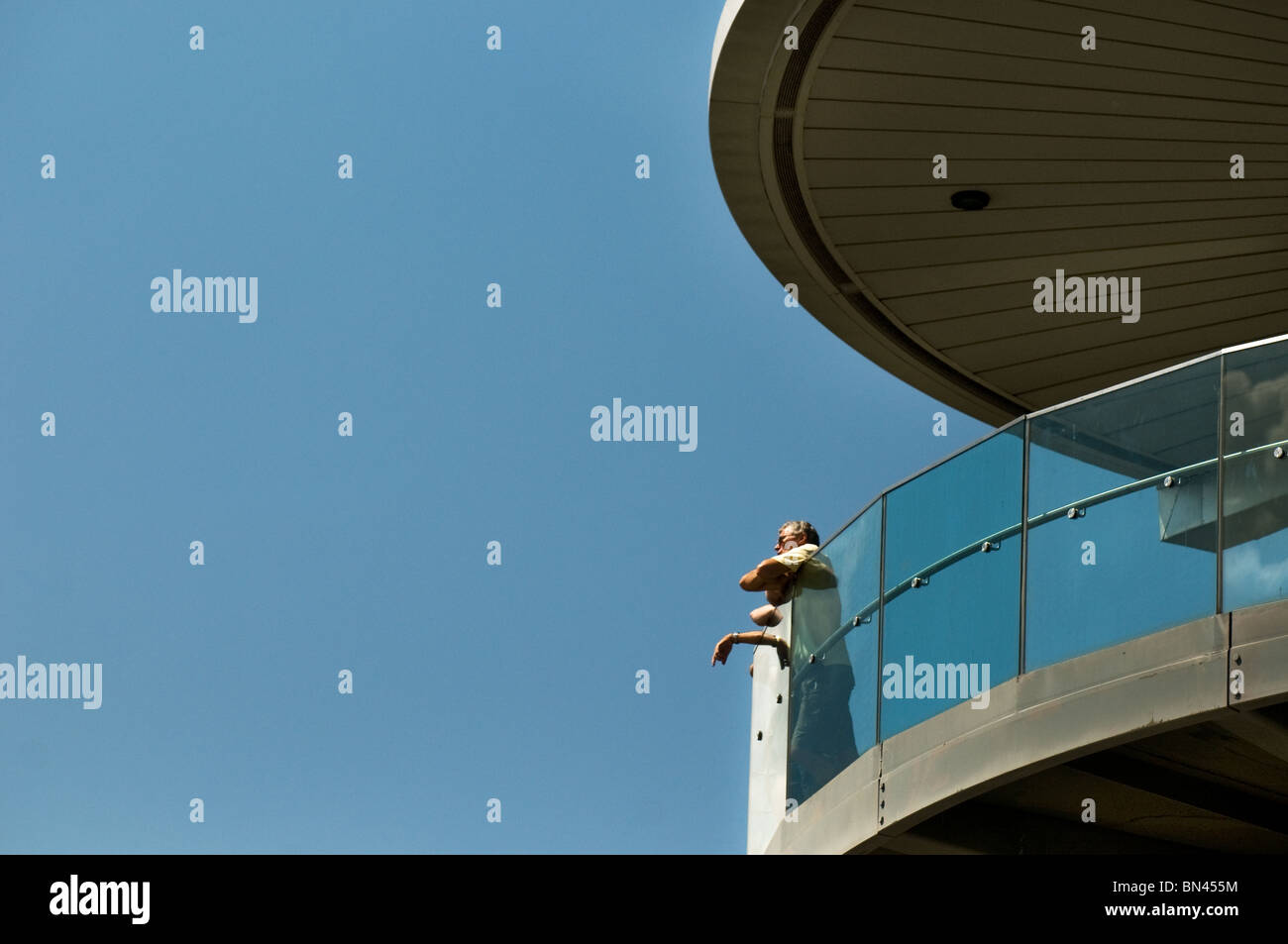 Viewing structure hi-res stock photography and images - Alamy