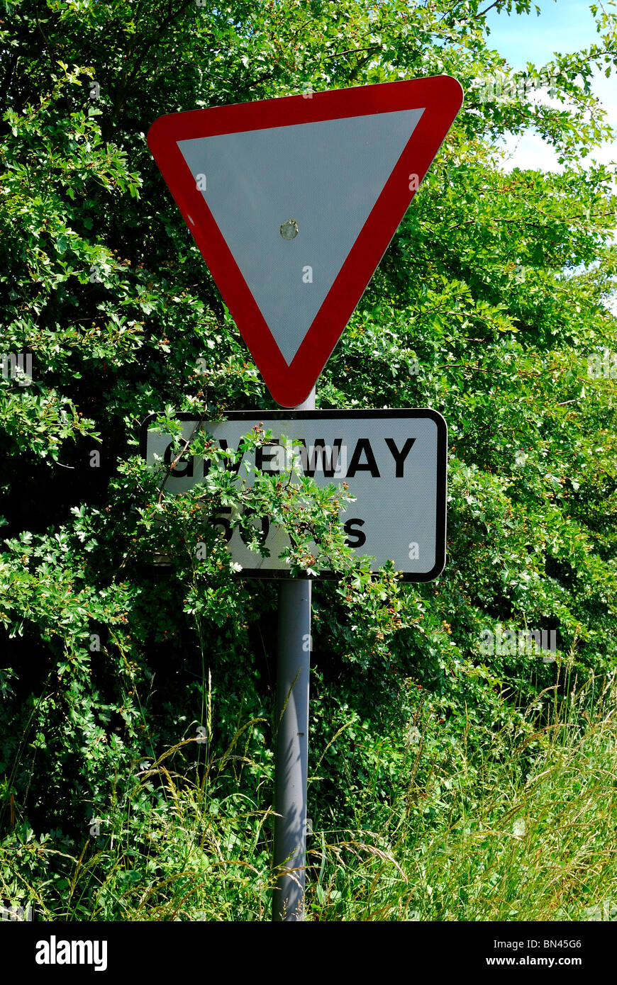 Give Way Sign High Resolution Stock Photography and Images - Alamy Give Way Sign High Resolution Stock Photography and Images - Alamy