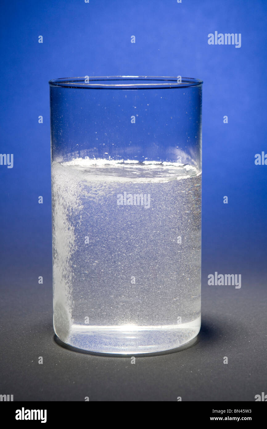 Tablet dissolving in water hi-res stock photography and images - Alamy