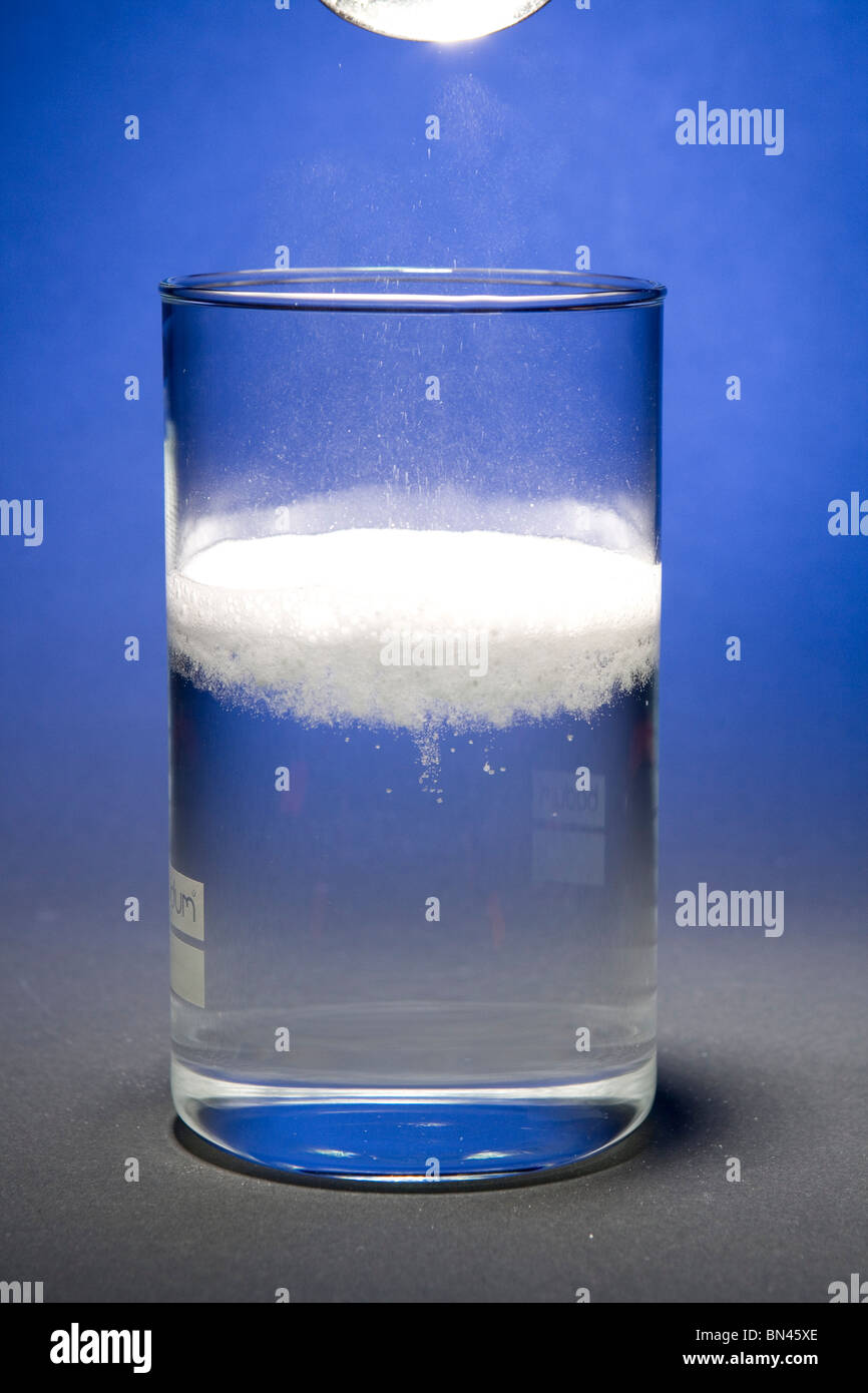 Tablet dissolving series hi-res stock photography and images - Alamy