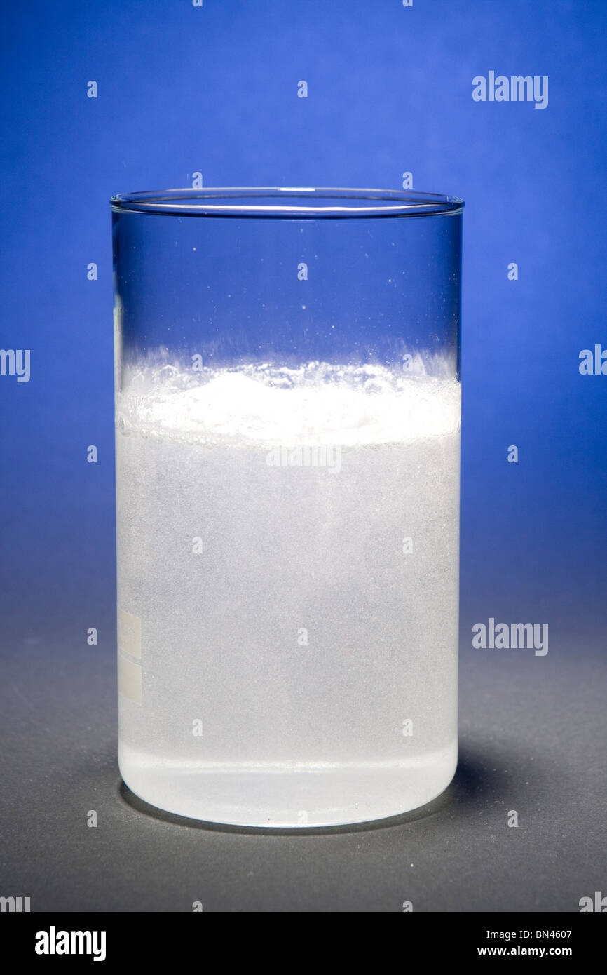 Tablet dissolving series hi-res stock photography and images - Alamy
