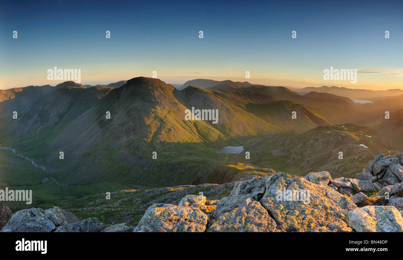 Summer dawn over Great Gable and Styhead Tarn in the English Lake ...