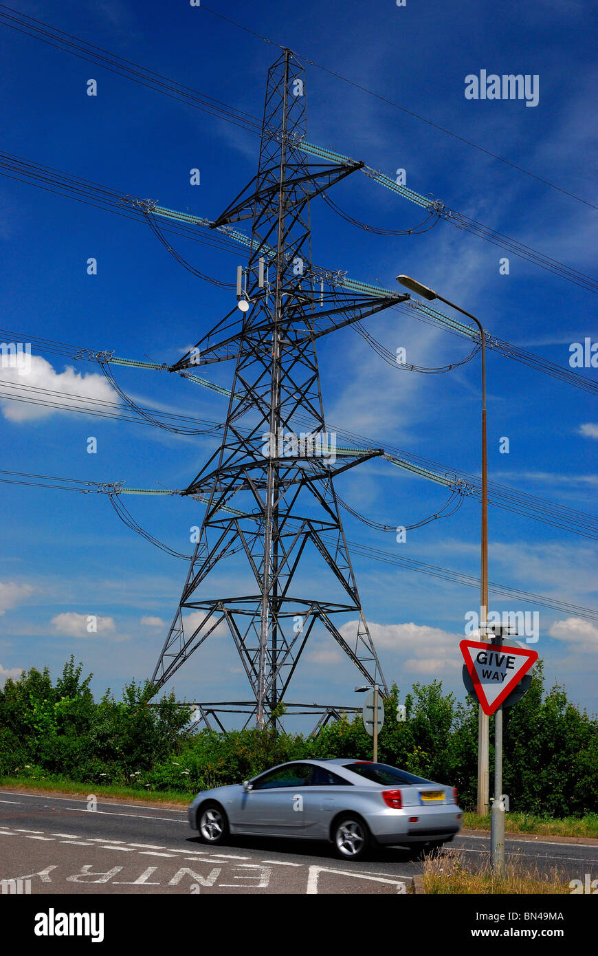 Electricity pylon street lamp hi-res stock photography and images - Alamy