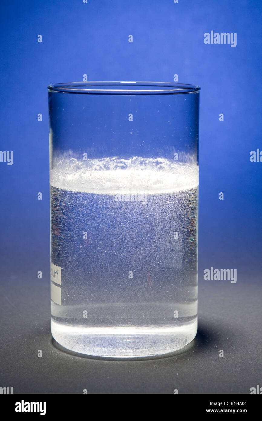 Tablet dissolving series hi-res stock photography and images - Alamy
