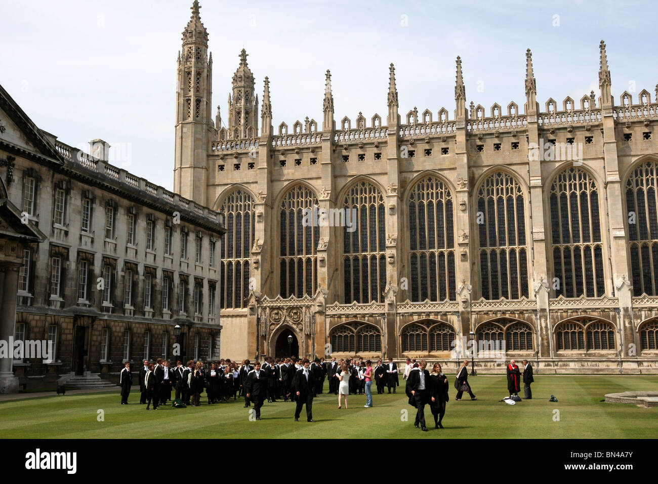 CAMBRIDGE UNIVERSITY STUDENTS ON GRADUATION DAY Stock Photo - Alamy
