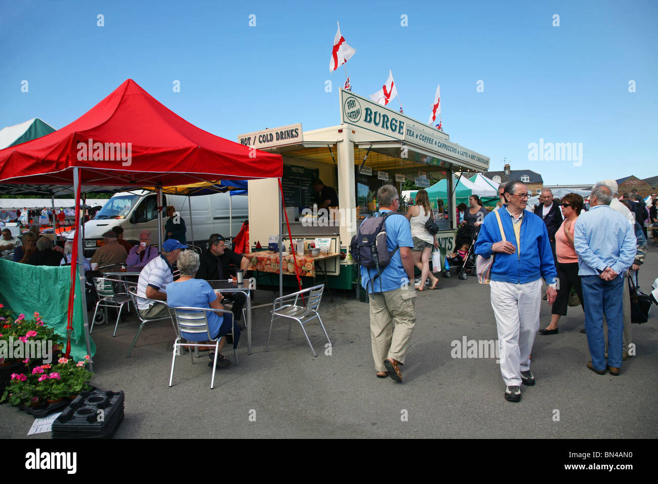 Shoppers refreshments hi-res stock photography and images - Alamy