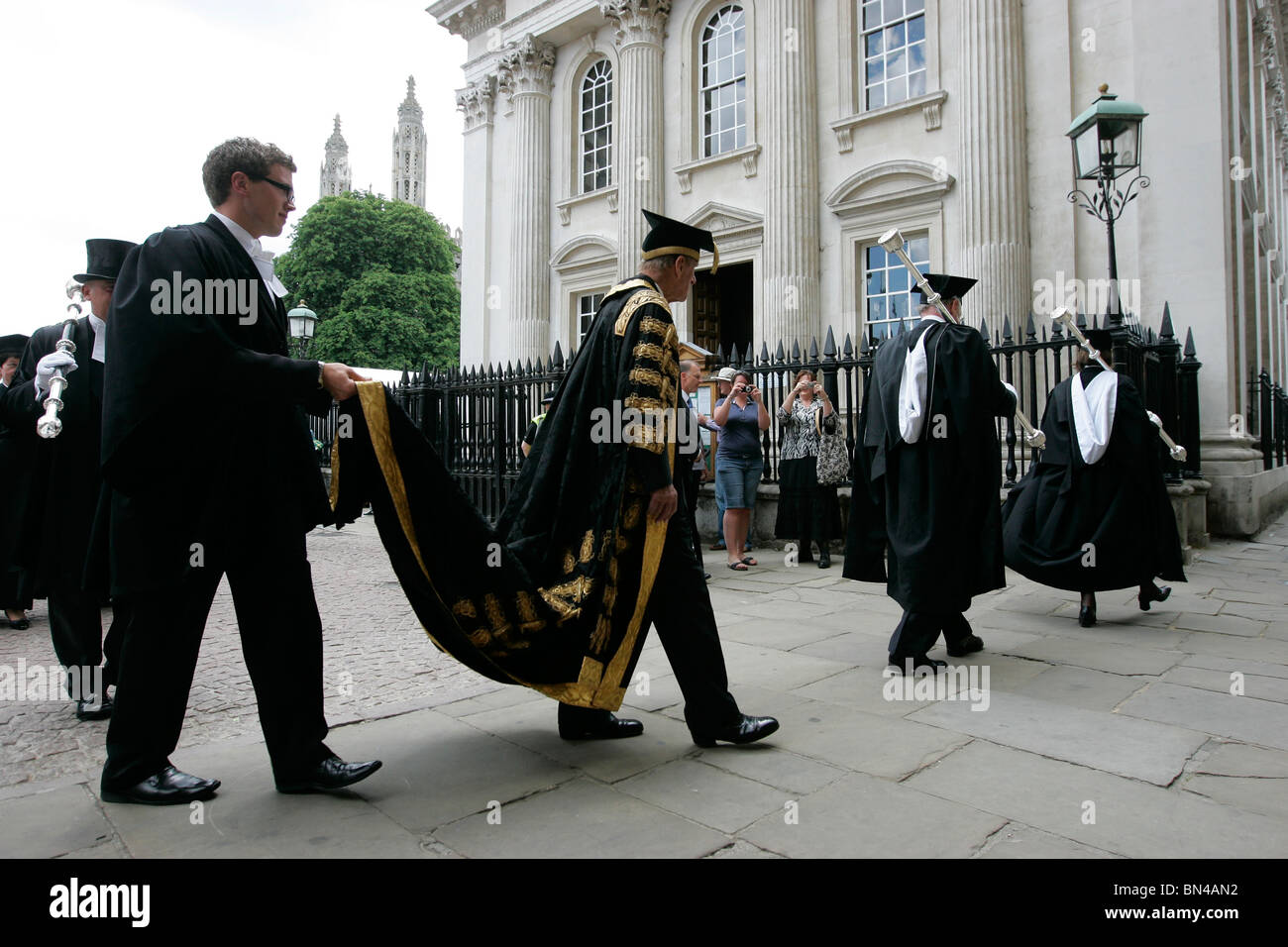 CAMBRIDGE UNIVERSITY STUDENTS ON GRADUATION DAY Stock Photo - Alamy