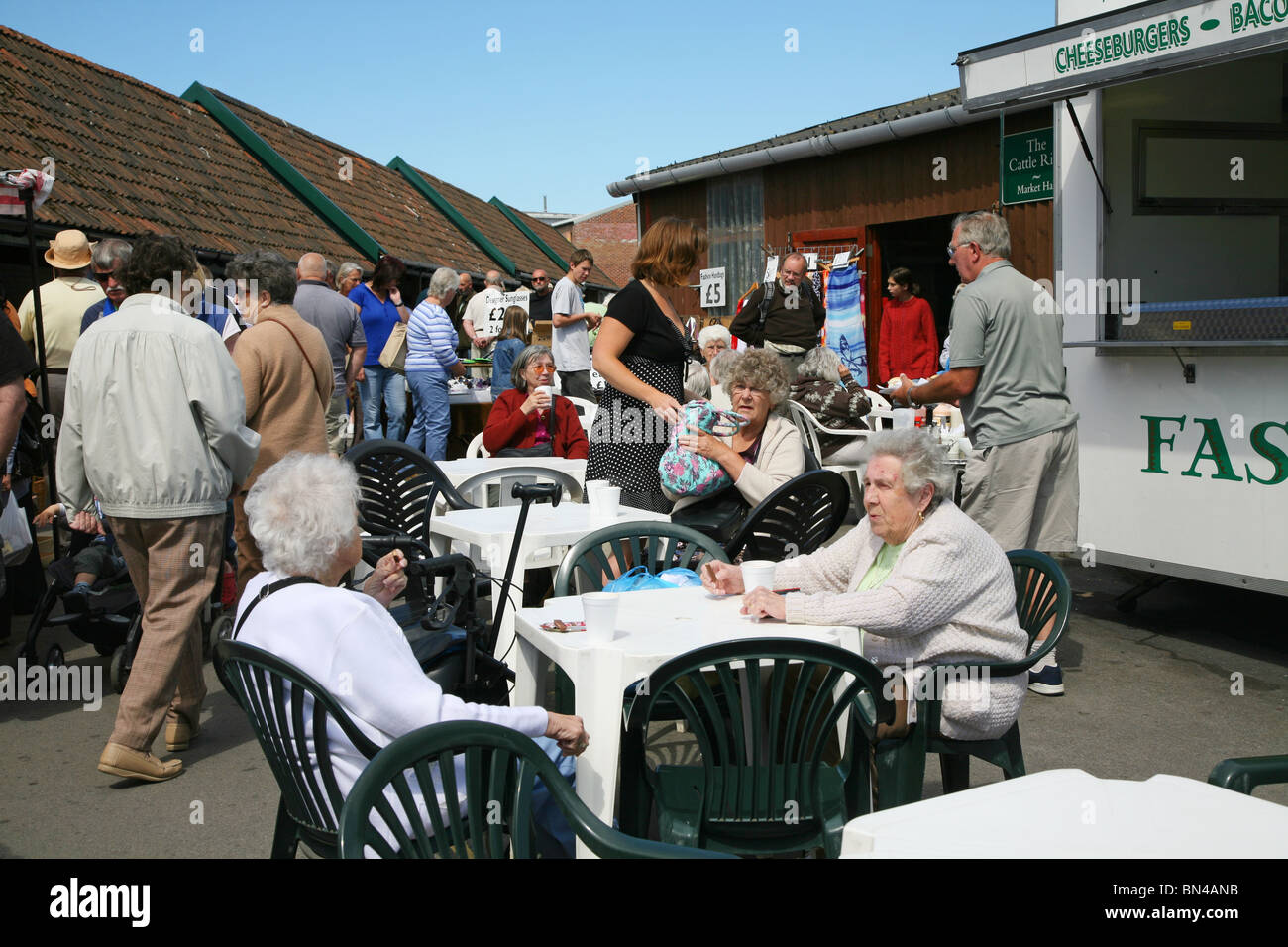 Shoppers refreshments hi-res stock photography and images - Alamy