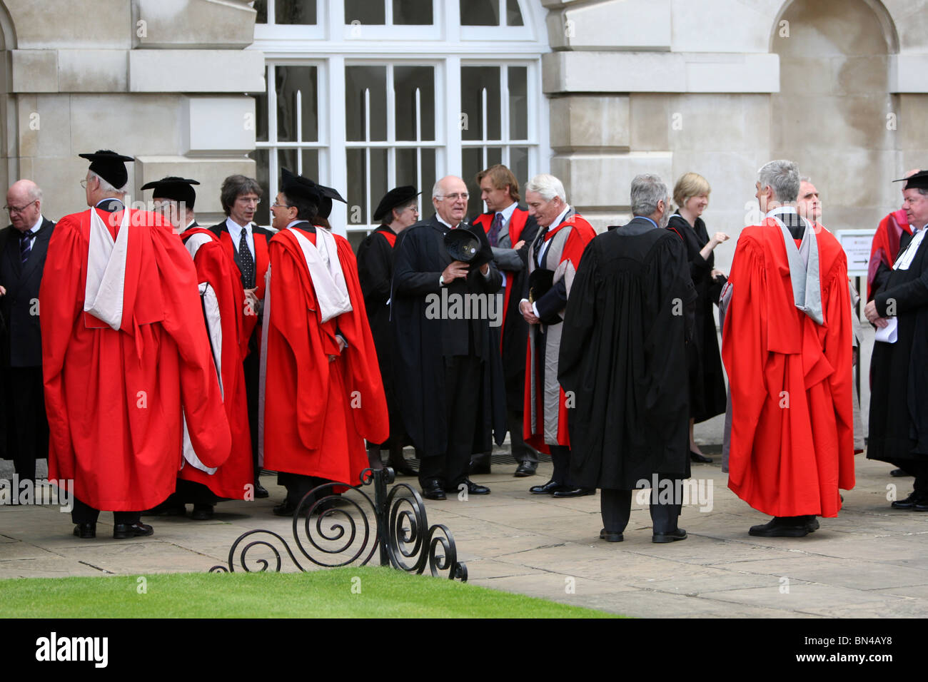 CAMBRIDGE UNIVERSITY STUDENTS ON GRADUATION DAY Stock Photo - Alamy