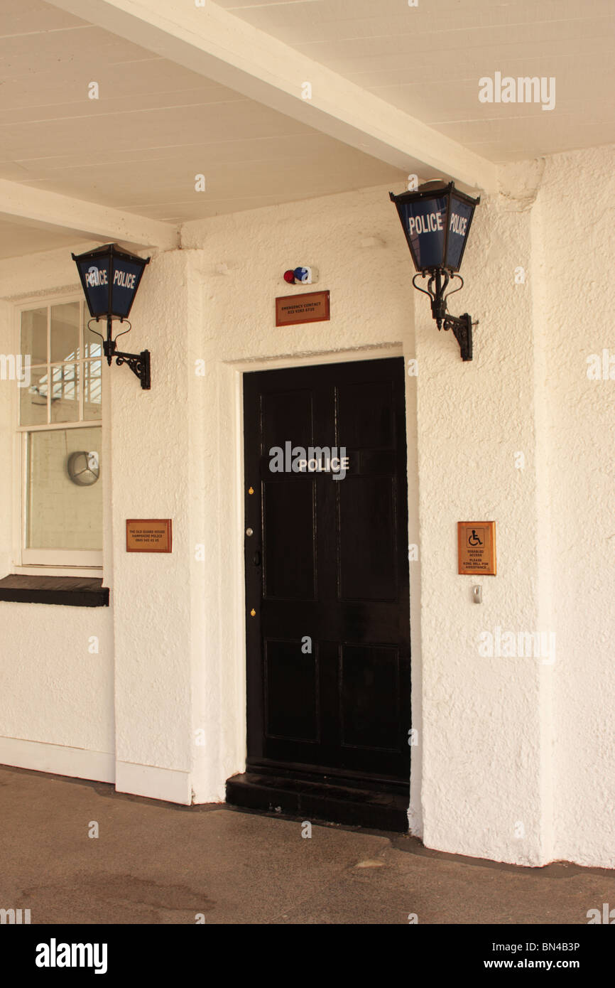 Police station front door hi-res stock photography and images - Alamy