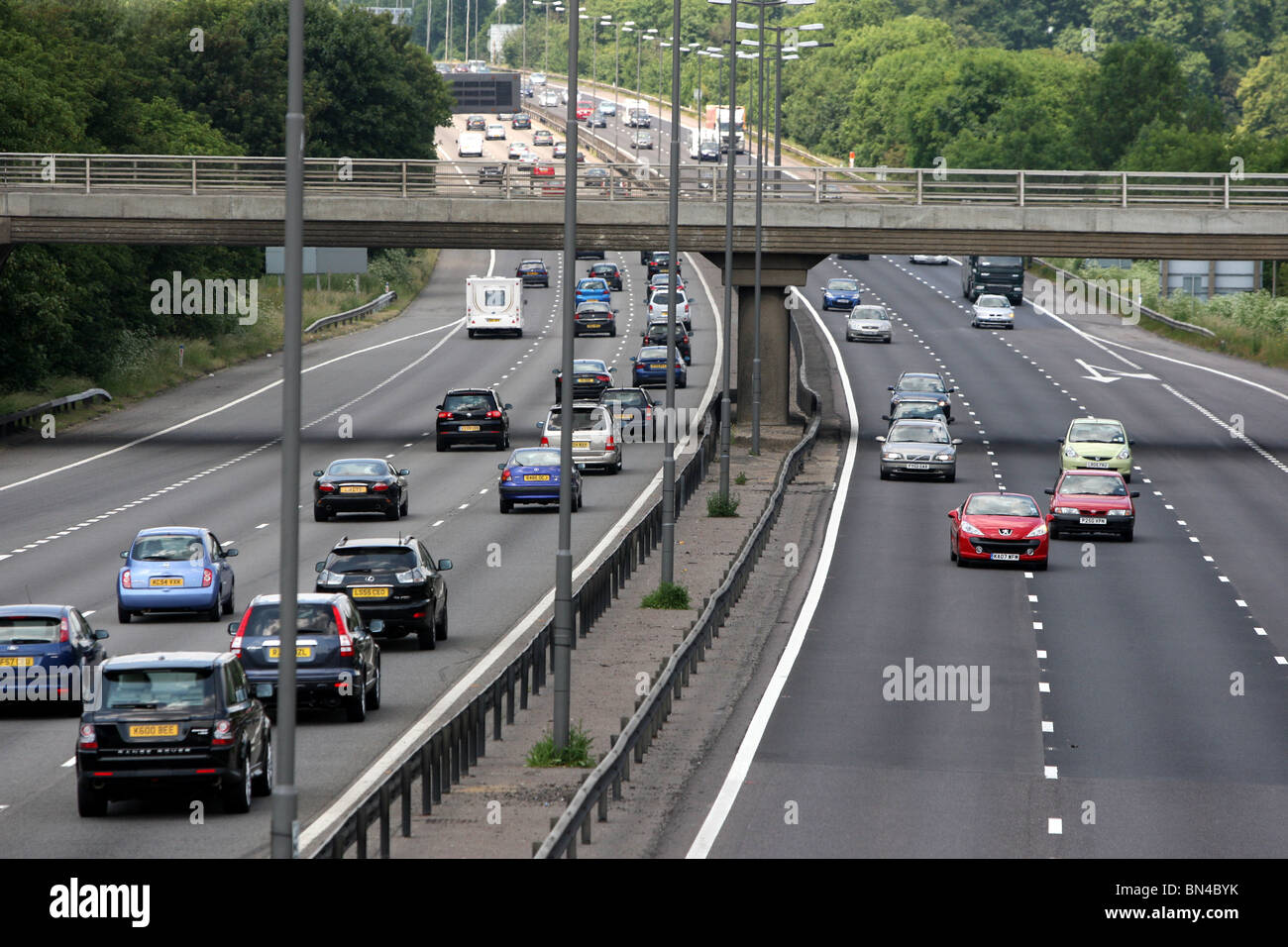 M1 MOTORWAY WITH TRAFFIC Stock Photo - Alamy