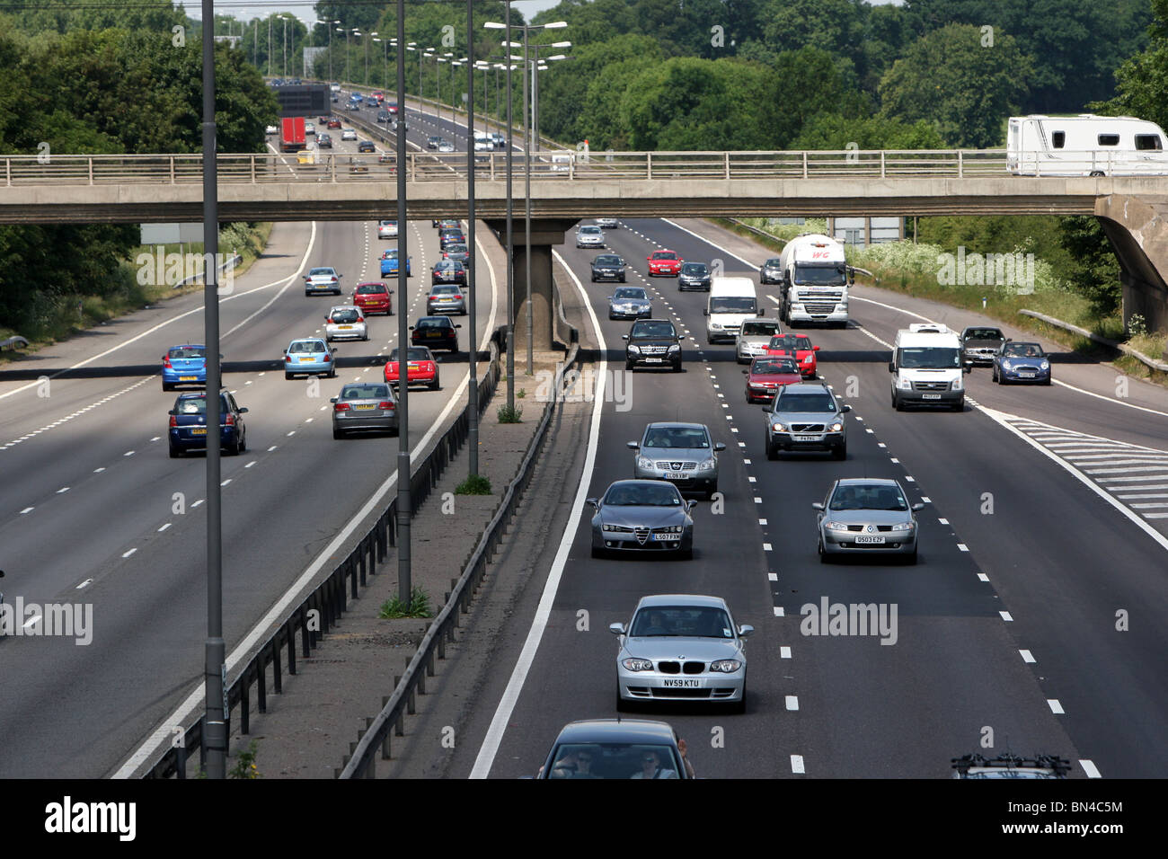 M1 MOTORWAY WITH TRAFFIC Stock Photo - Alamy