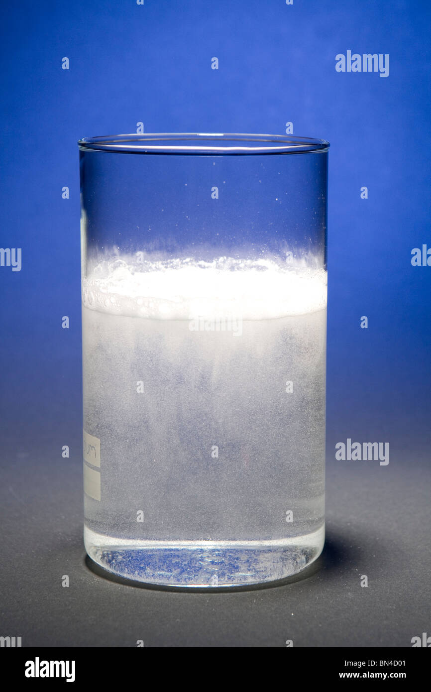 Tablet dissolving series hi-res stock photography and images - Alamy