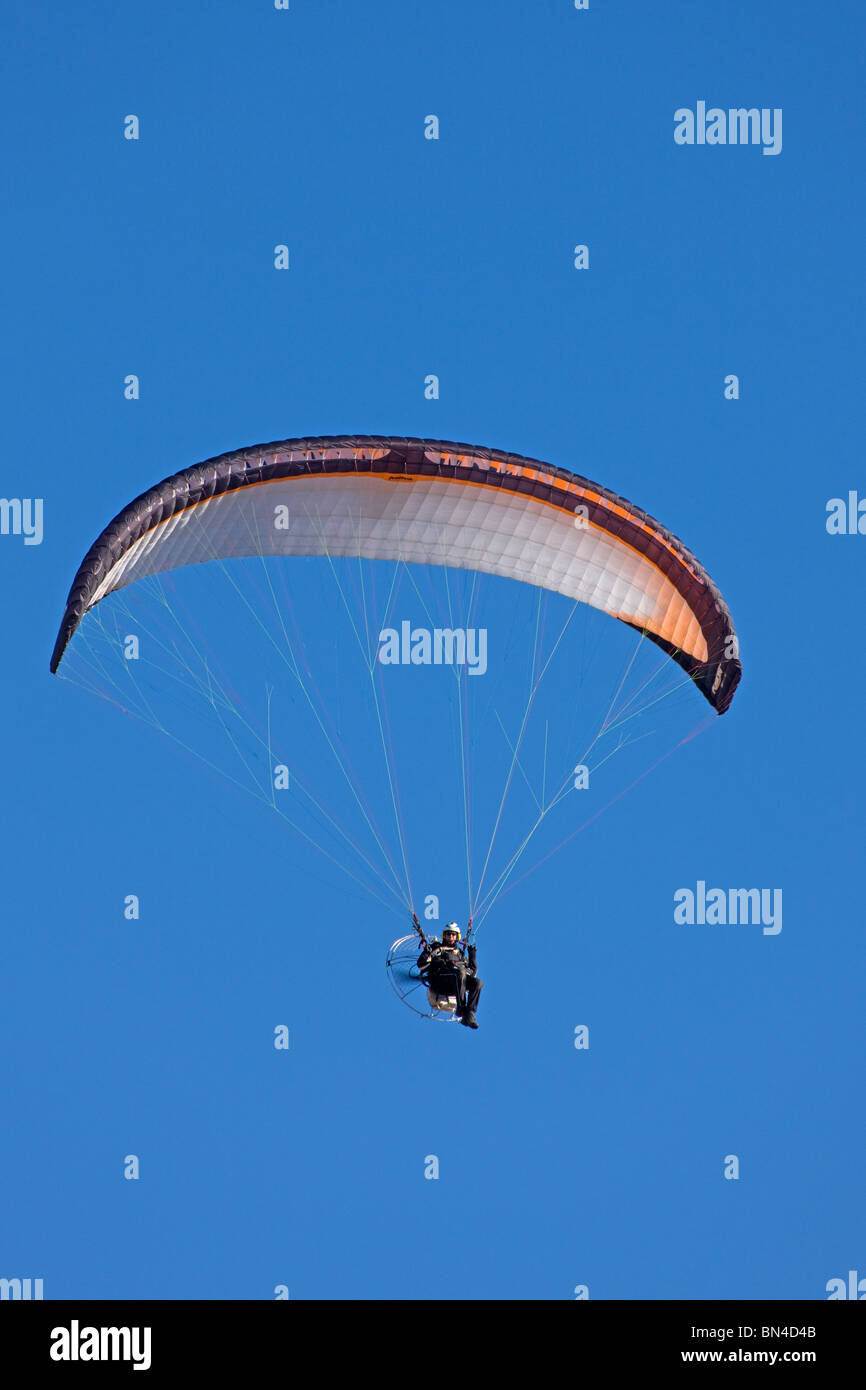 Powered Para-wing landing at Breighton Airfield Stock Photo - Alamy