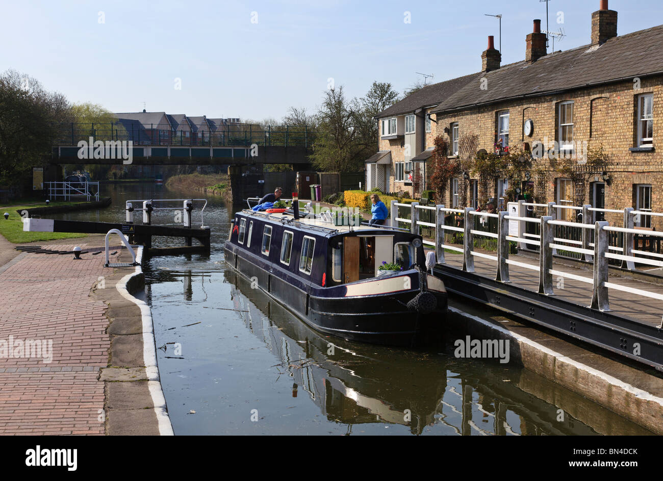 Narrowboat entering Fenny Lock on the Grand Union Canal at Fenny ...