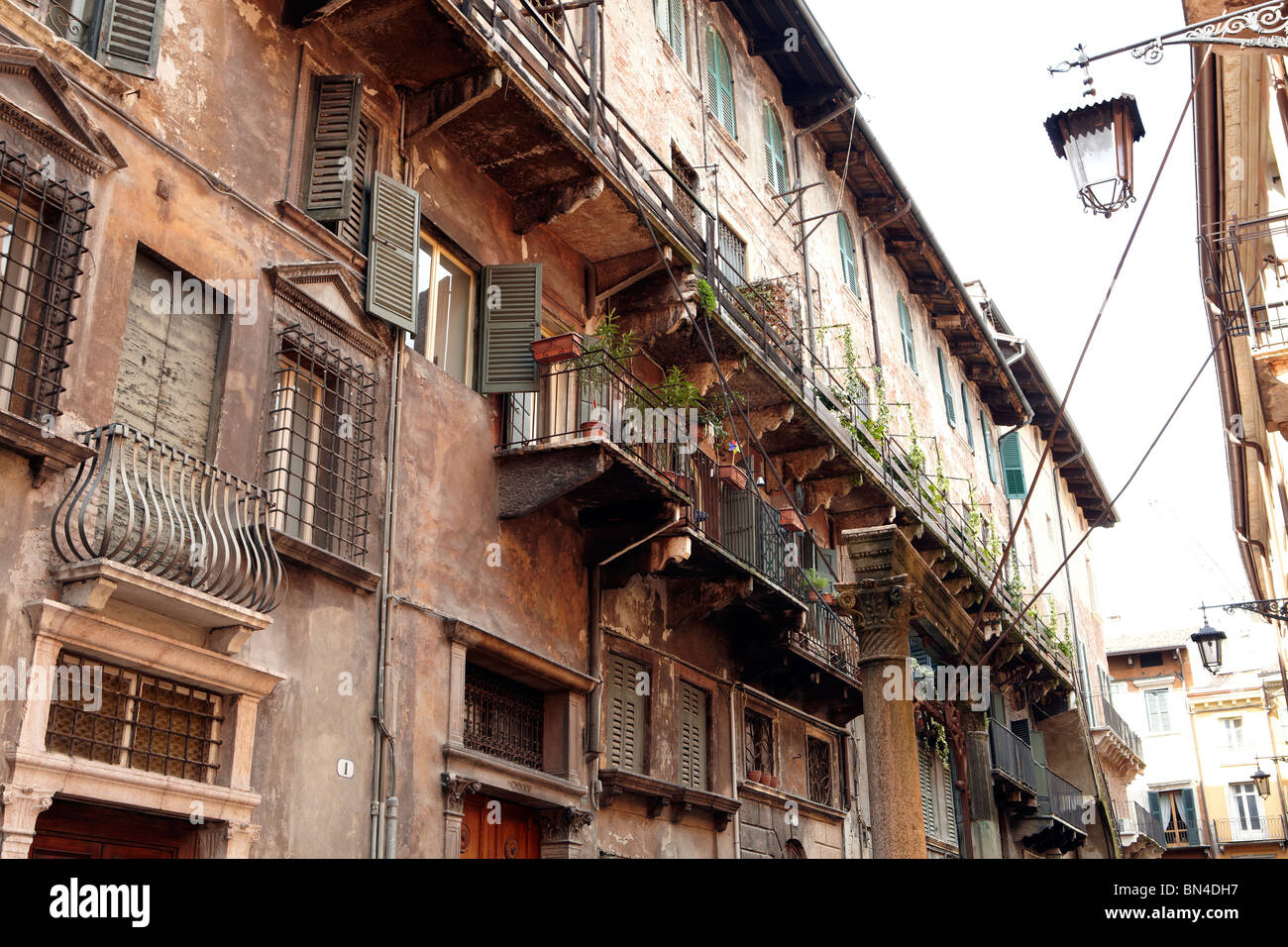 Verona apartments hi-res stock photography and images - Alamy