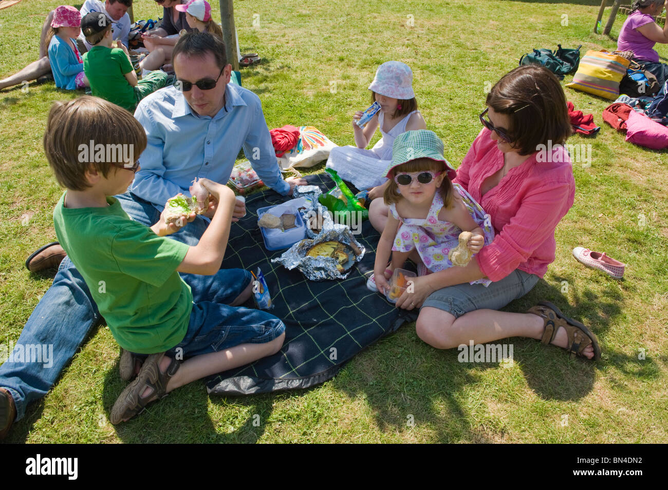Uk summer festival family hi-res stock photography and images - Alamy
