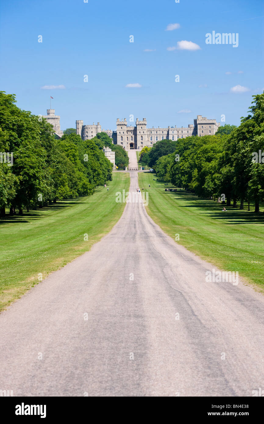 Windsor castle long walk windsor berkshire uk windsor hi-res stock ...