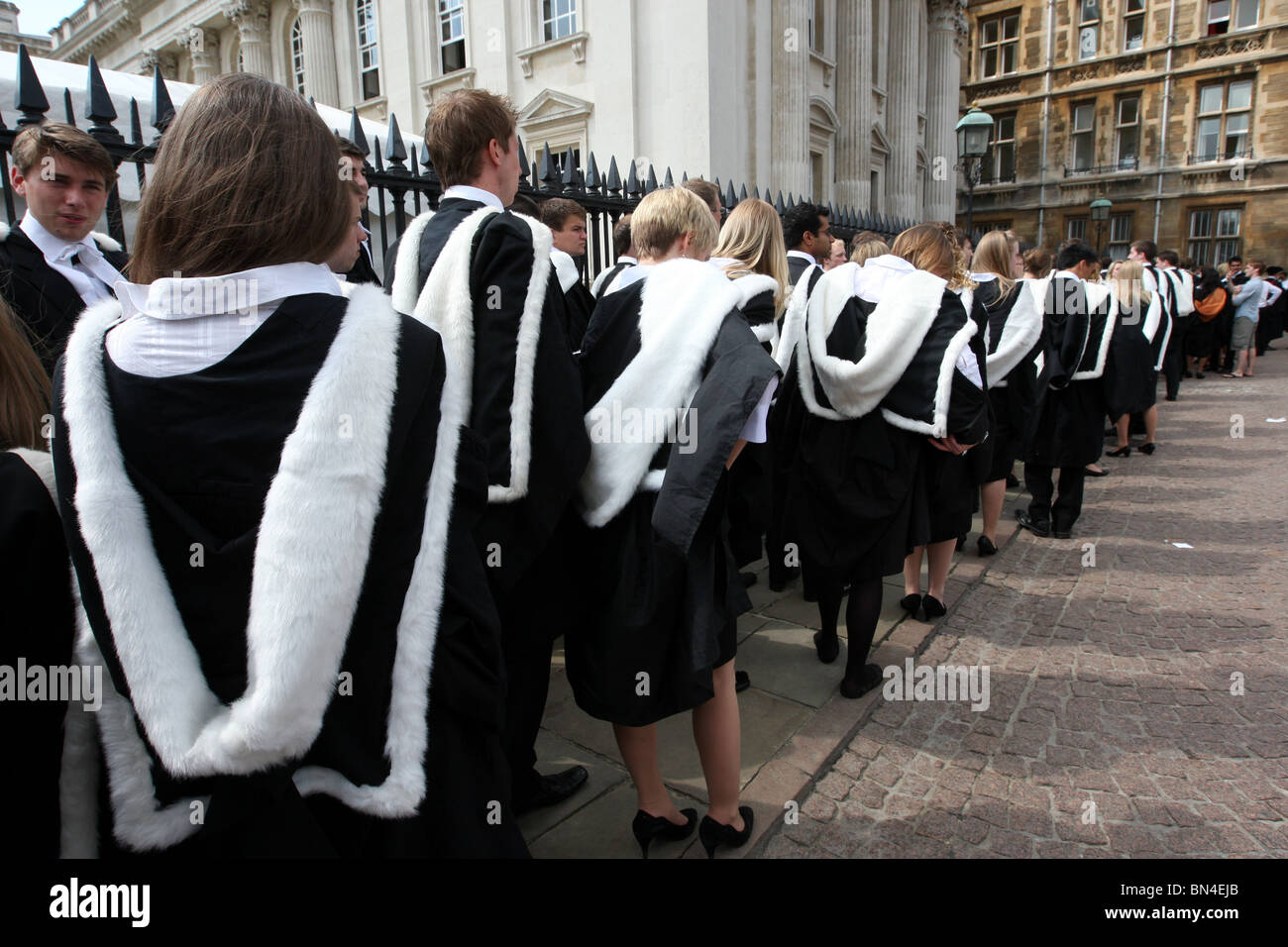CAMBRIDGE UNIVERSITY STUDENTS ON GRADUATION DAY Stock Photo - Alamy