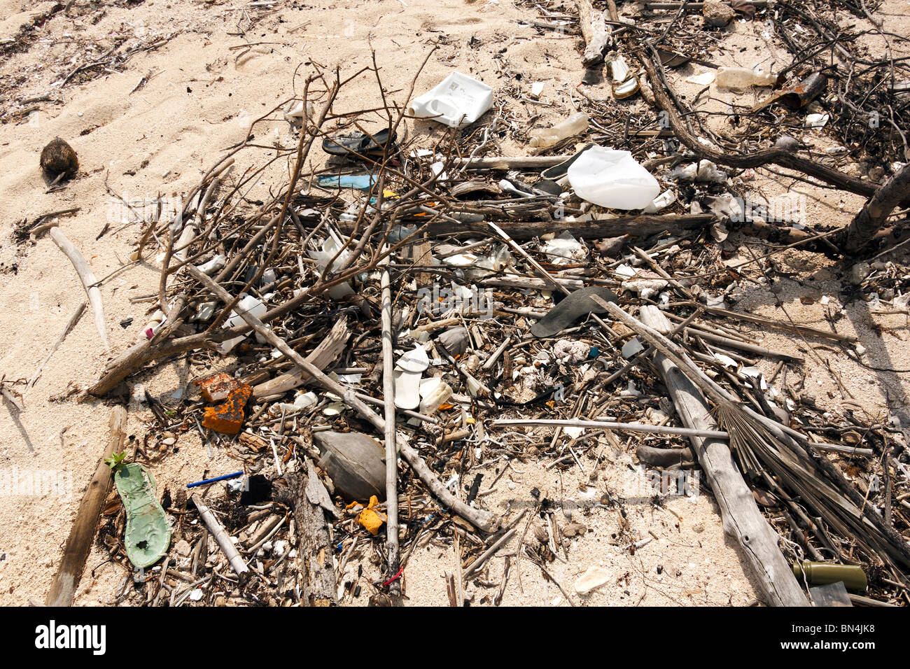 Garbage on the Cuban beach Stock Photo - Alamy