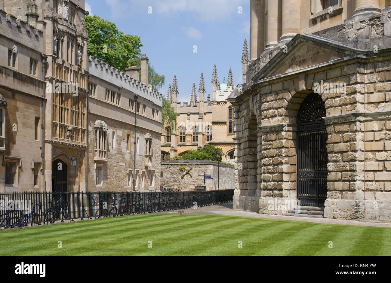 Radcliffe Camera and Radcliffe Square, Oxford, UK Stock Photo - Alamy