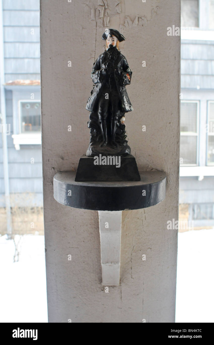 Figurine of house hi-res stock photography and images - Alamy
