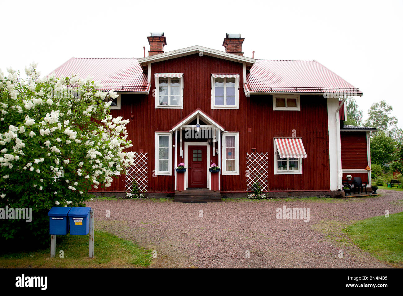 Part wooden traditional house hi-res stock photography and images - Alamy