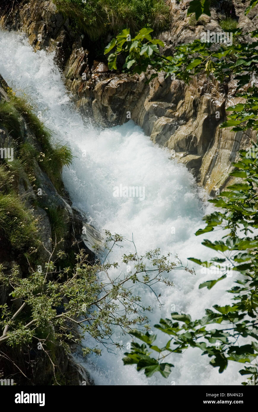 Stream river water hi-res stock photography and images - Alamy