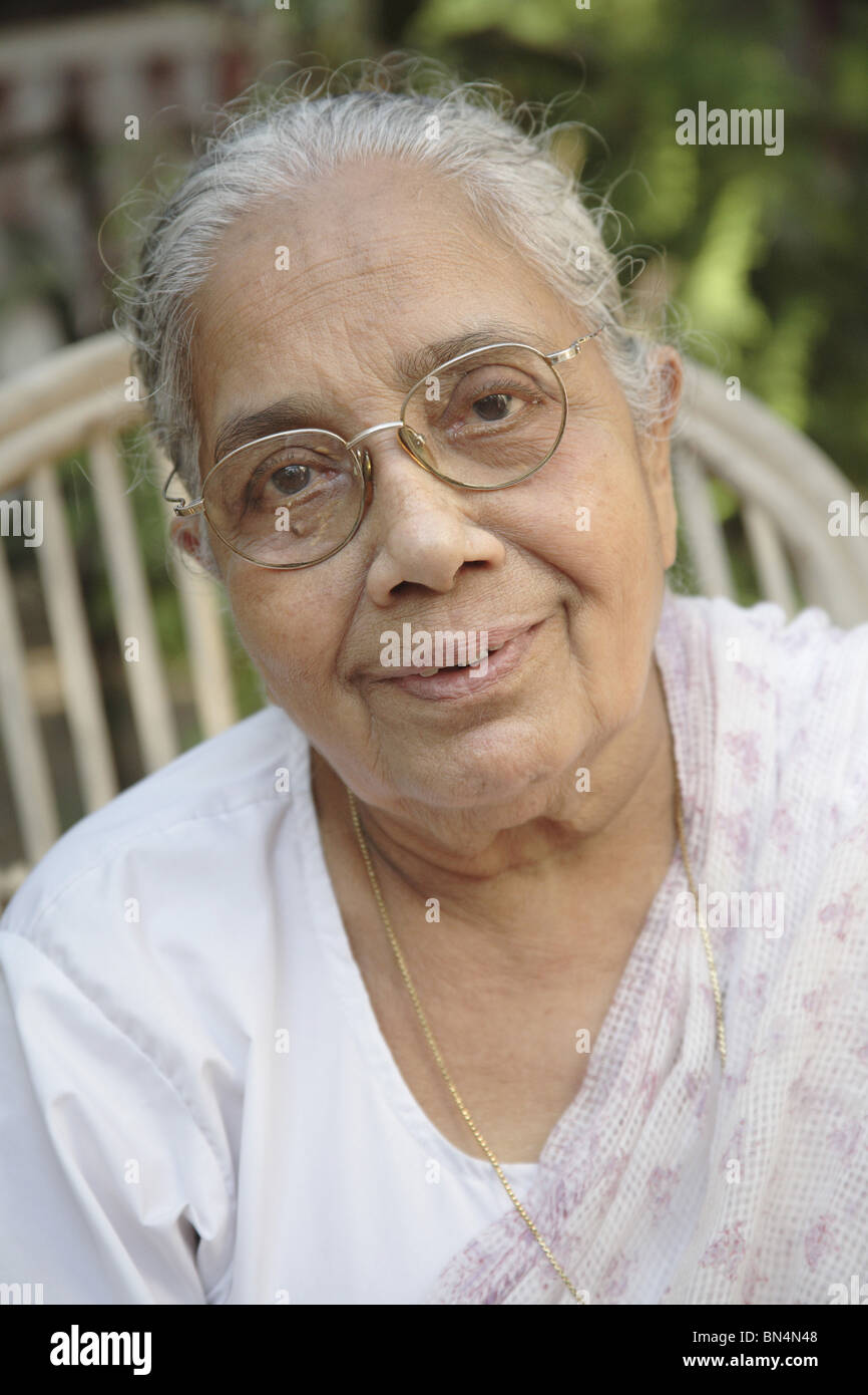 Old indian lady glasses hi-res stock photography and images - Alamy
