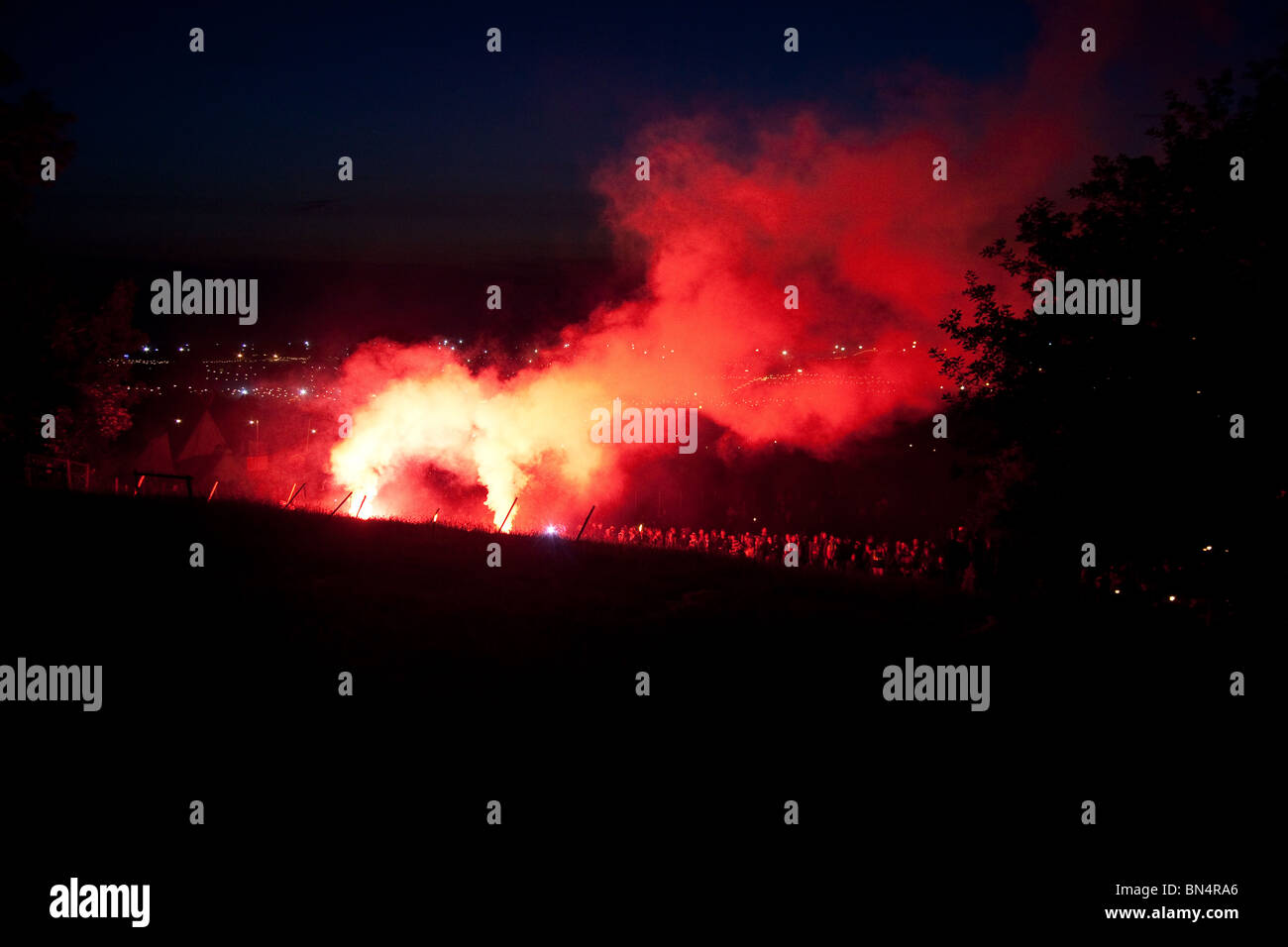 Burning wicker man ceremony Kings Meadow, Glastonbury Festival 2010 ...