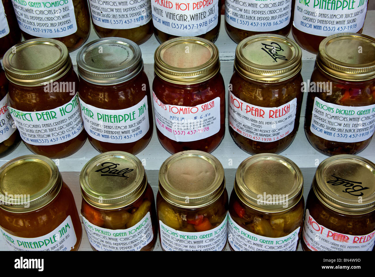 Salsa jar display hi-res stock photography and images - Alamy
